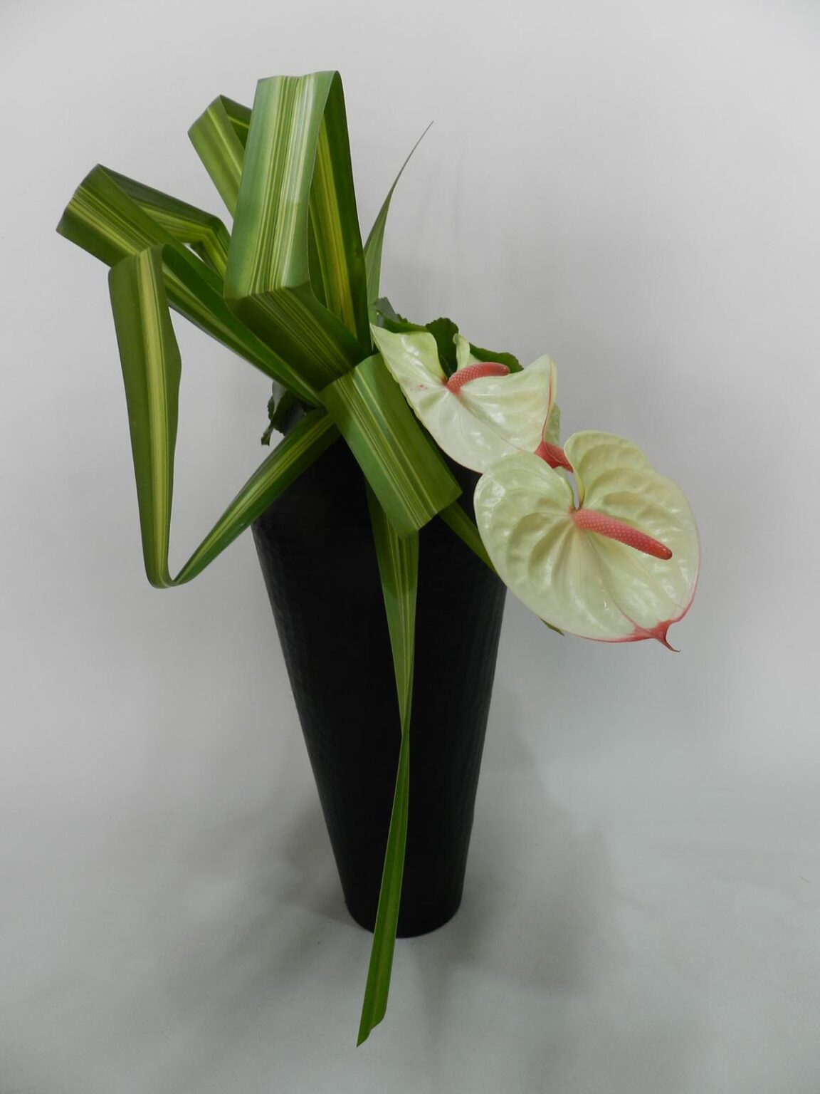 BOUQUET MODERNE - MAI 2024 - MG Fleurs et Création